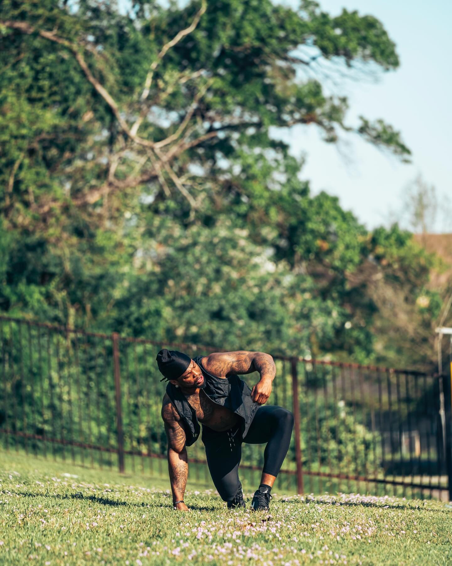 Derrick Henry Lands Unique Extra Incentive to Reach 2,000 Yards in 2025 ...