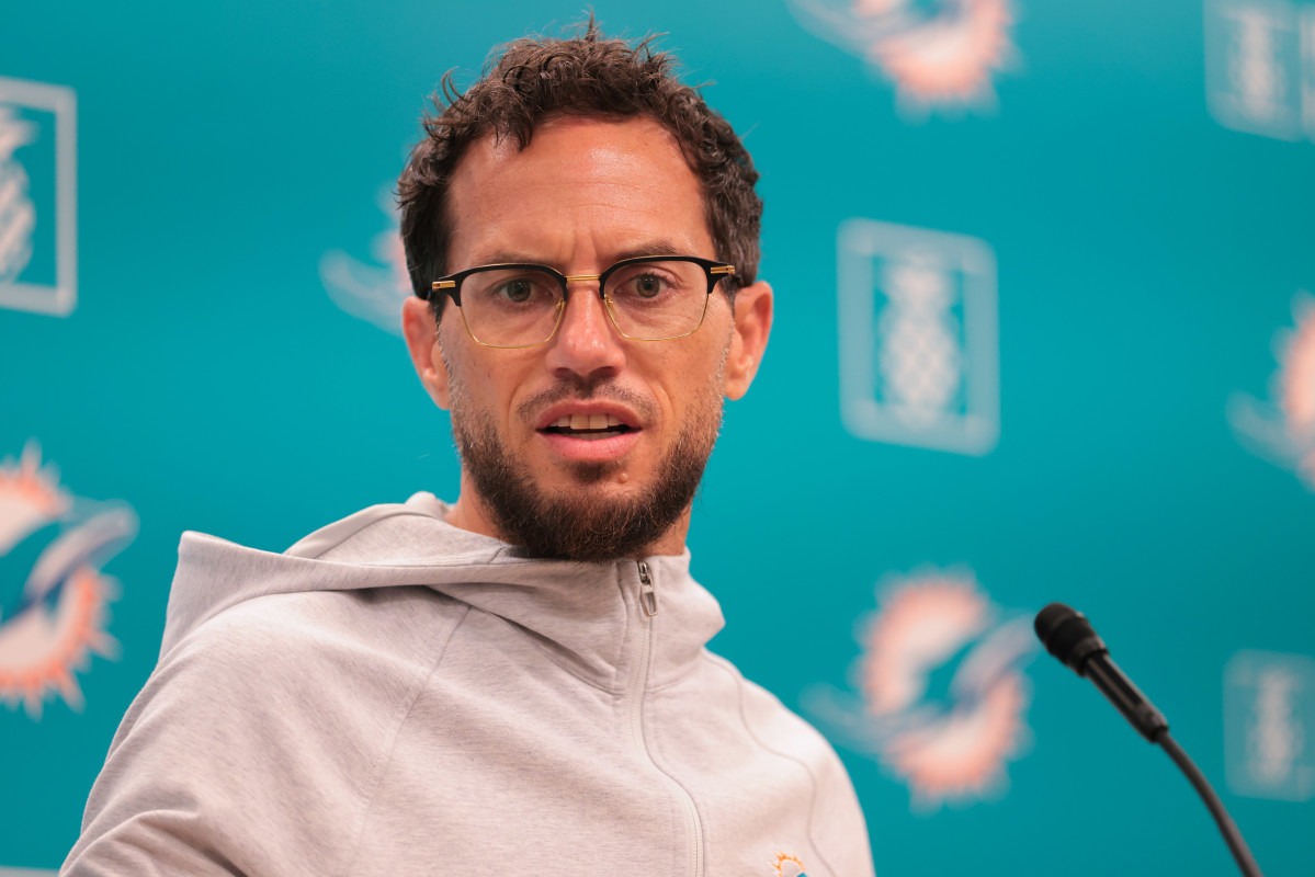 Dolphins predicted to fire Mike McDaniel if instability at critical ...